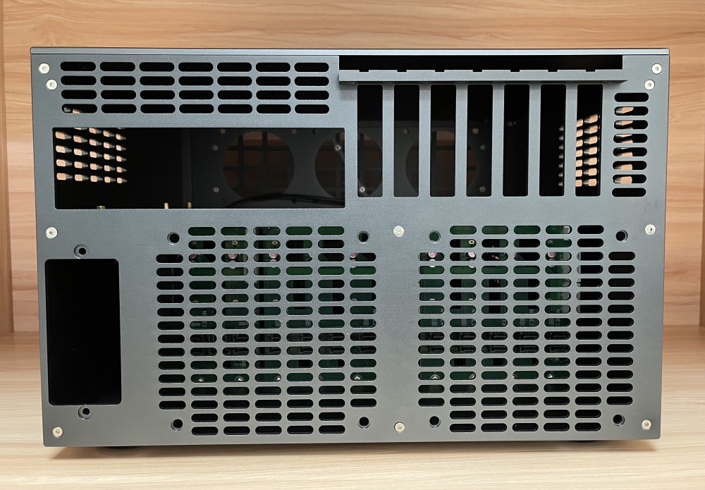 全鋁CNC 10 Bay NAS 機箱開箱 - NAS 專集 - 電腦領域 HKEPC Hardware - 全港 No.1 PC討論區