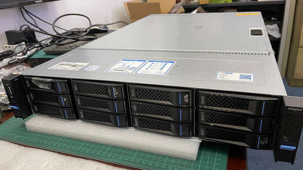 [非家用]垃圾開箱--浪潮SA5212M4 - NAS 專集 - 電腦領域 HKEPC Hardware - 全港 No.1 PC討論區